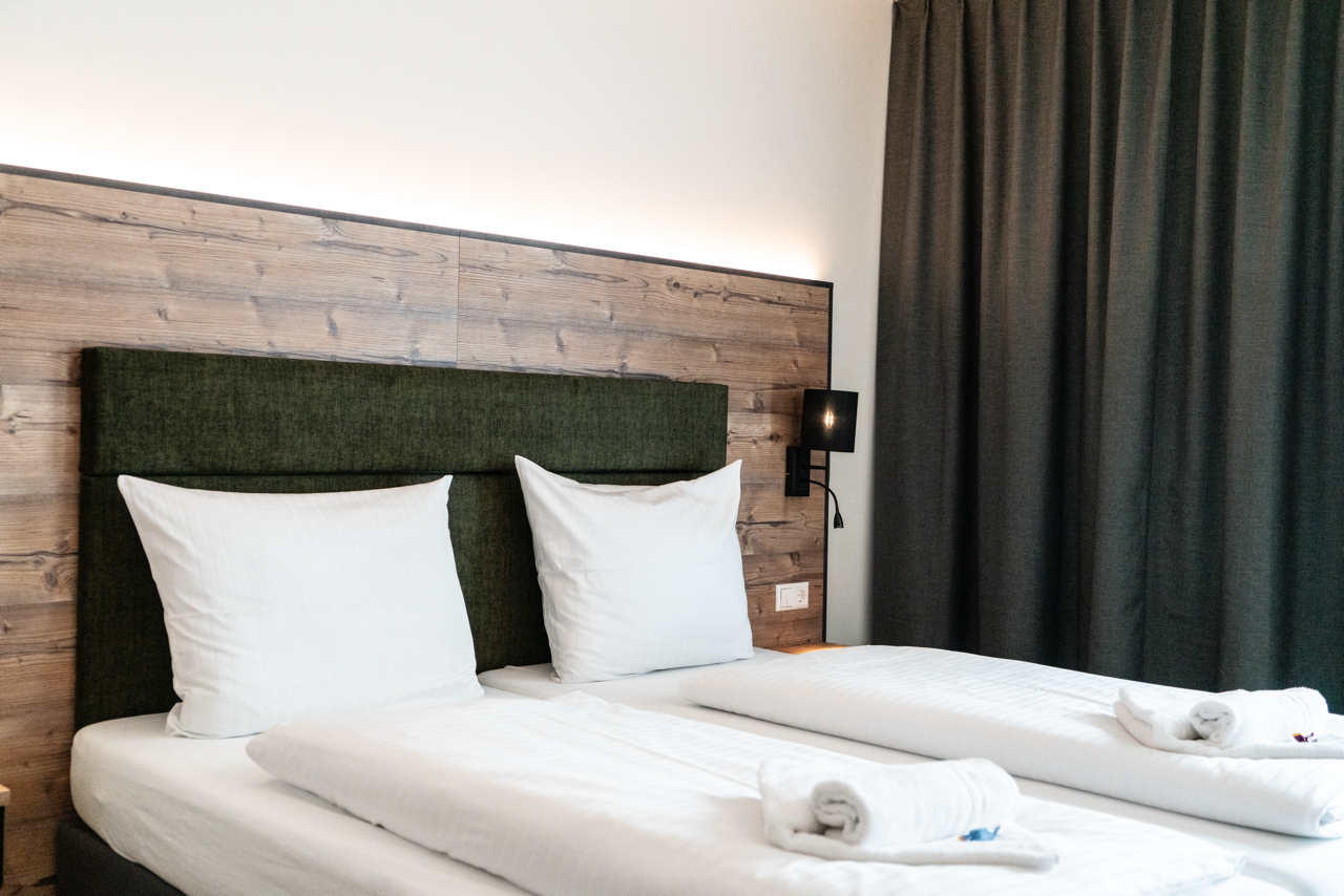 Willkommen im SEKRA Stadthotel | Ihr Hotel in Heidenheim-Mergelstetten